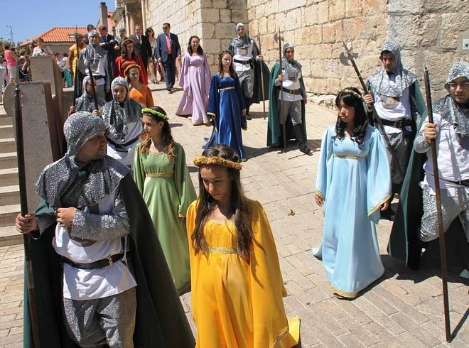 La tradición de Simancas continúa con sus Doncellas - elnortedecastilla.es