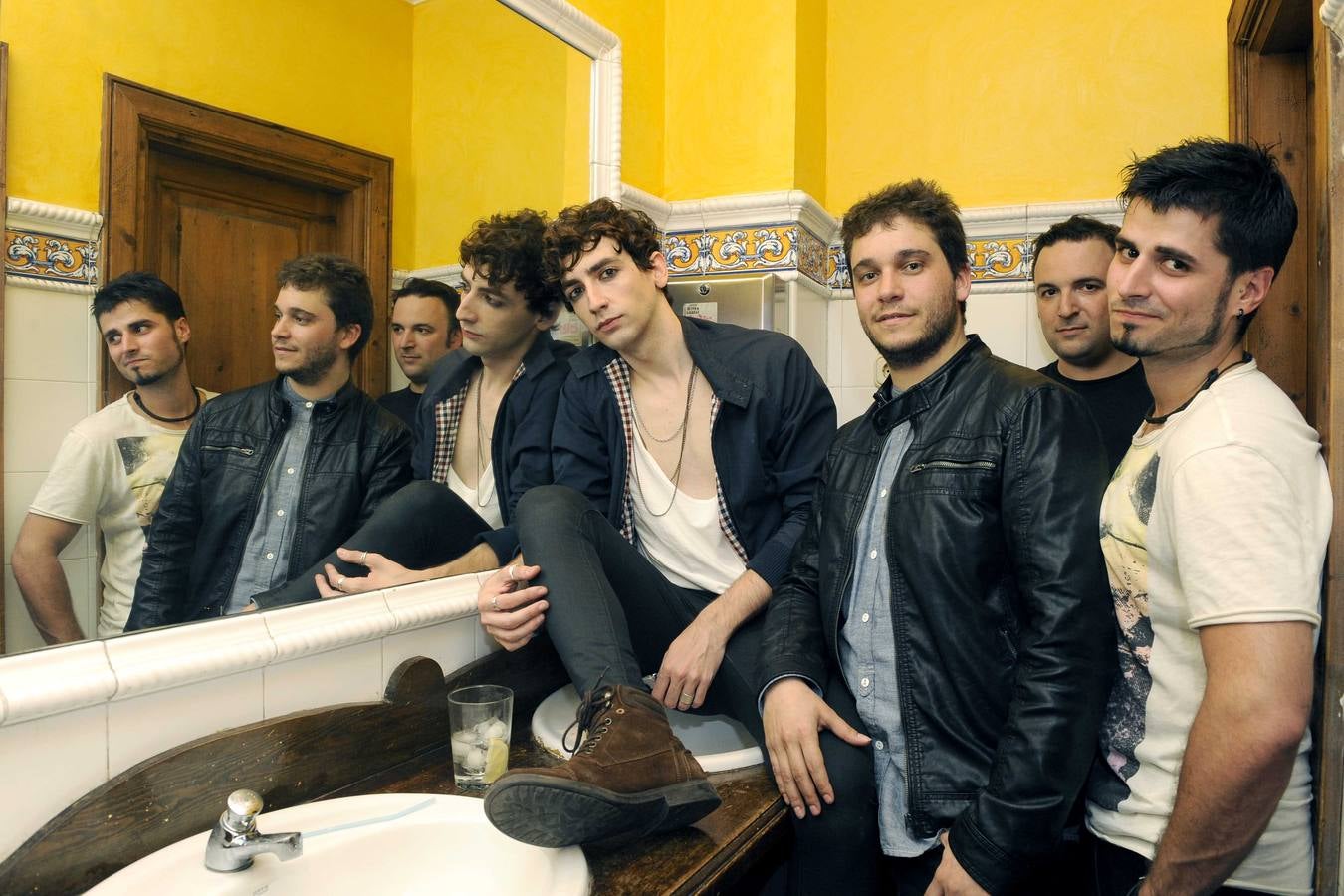 Sharon Bates y Rubén Pozo en la sala Porta Caeli de Valladolid ...