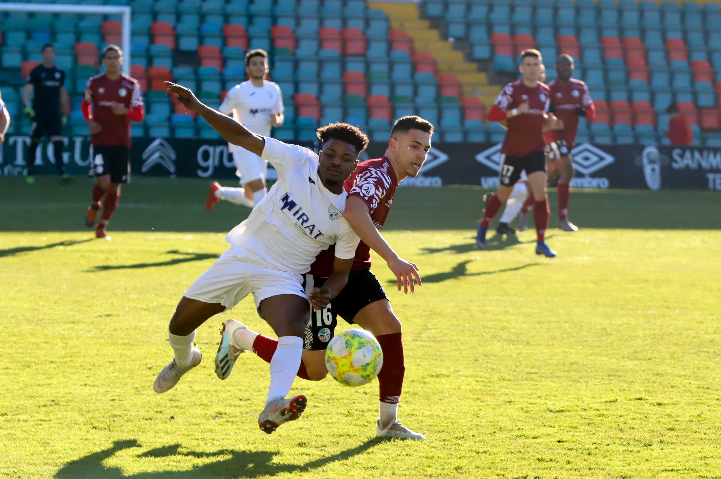 Fotos: Amistoso entre el Salamanca CF UDS y el CD Ribert en el estadio ...