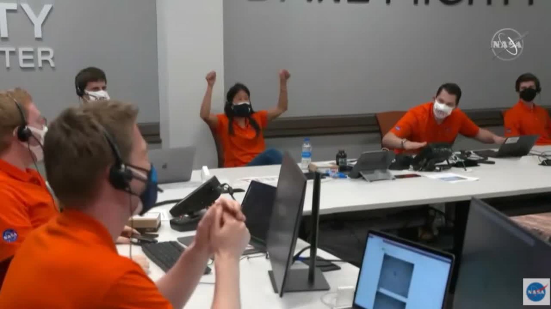 El helicóptero Ingenuity de la NASA hace historia al volar en Marte ...